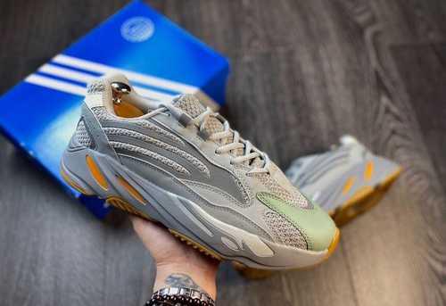 Кроссовки adidas yeezy boost 700