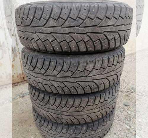 Goodride SW 606 215/65 R16