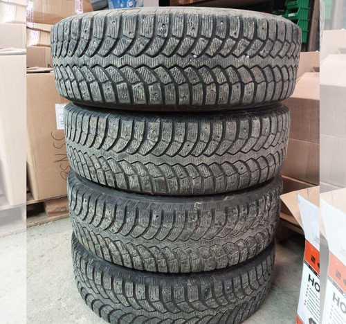 Bridgestone Blizzak Spike-01 215/70 R16 100T