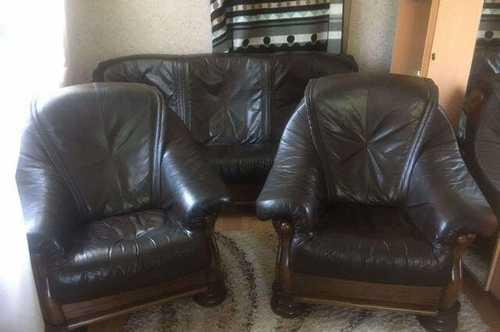 Кожаный комплект диван+2 кресла, Италия