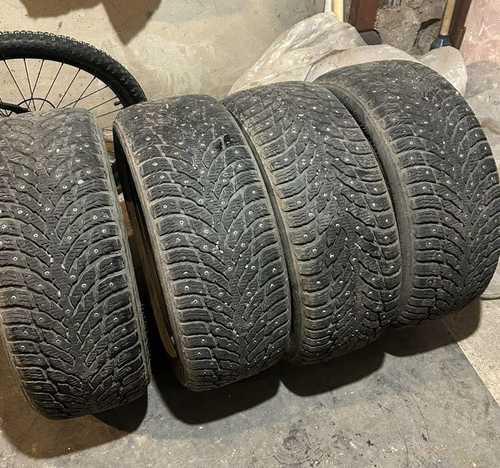 Nokian Tyres Hakkapeliitta 9 215/50 R17