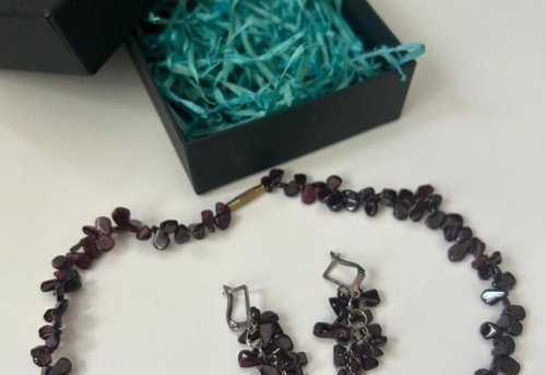 Гранатовый комплект :серьги и ожерелье