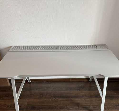 Компьютерный стол IKEA utespelare