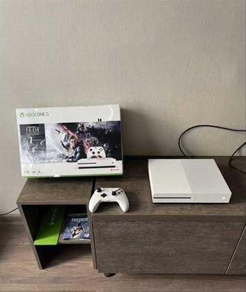 Xbox One s. s 1tb (4к + 450Игр.)