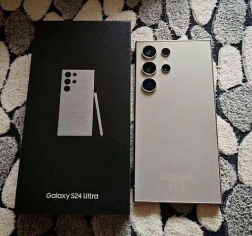 Samsung Galaxy S24 Ultra, 12/256 ГБ
