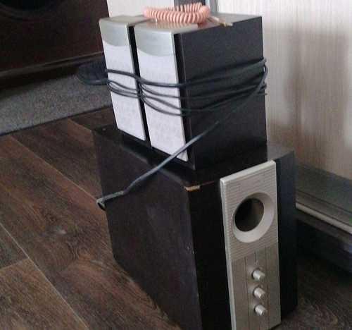 Subwoofer   две колонки