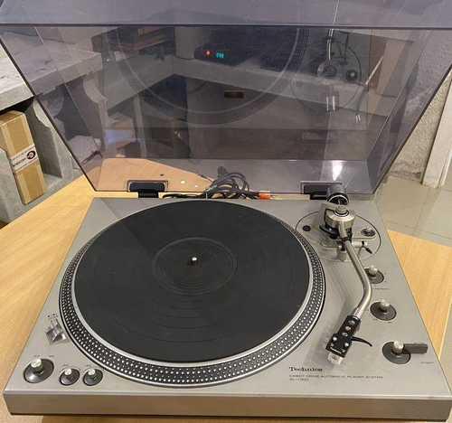 Проигрыватель винила Technics SL -1300