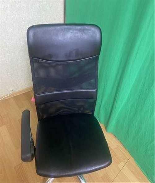 Компьютерное кресло Дефо без одного подлокотника