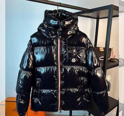 Пуховик Moncler глянцевый черный