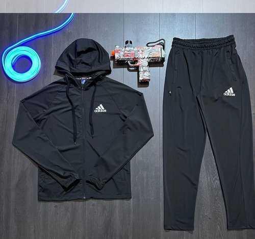 Спортивные костюмы Adidas