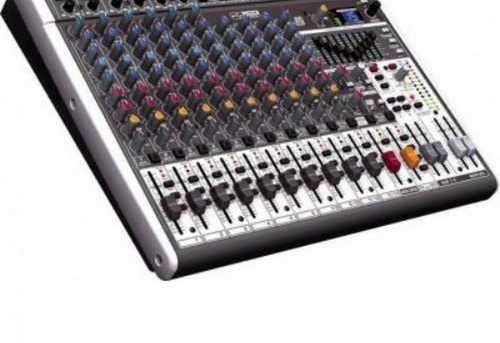 Микшерный пульт Behringer X1832USB