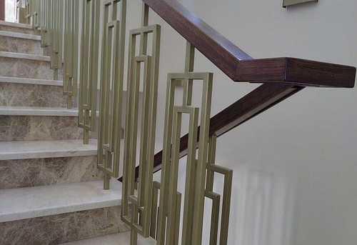 Лестница с кованными элементами В частные дома