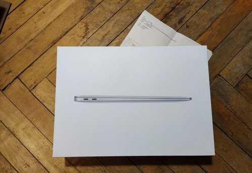 Apple MacBook Air 13" M1/8Gb/256Gb Silver MGN93