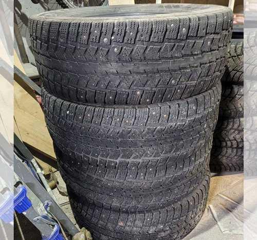 Viatti Vettore Inverno V-524 235/65 R16C