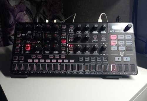 IK Multimedia UNO Synth Pro X