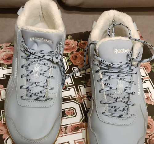 Кроссовки reebok женские 35