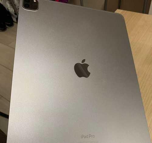 iPad Pro 12,9-дюймовый 6-го поколения