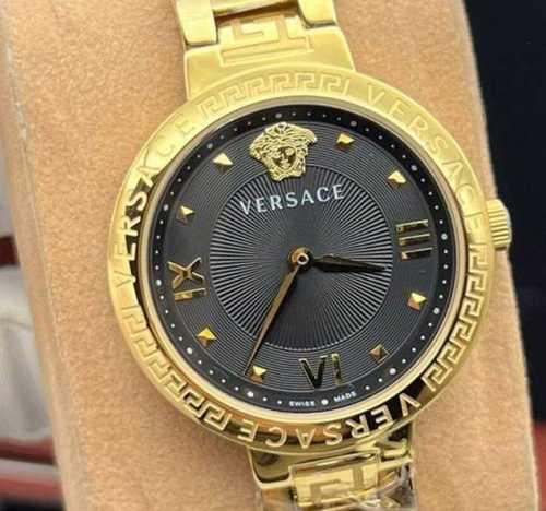 Женские часы Versace