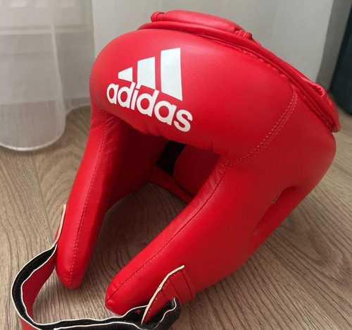 Шлем красный Adidas для бокса/тхэквондо/кикбоксинг