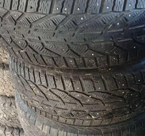 Tigar SUV Ice 215/60 R17 100