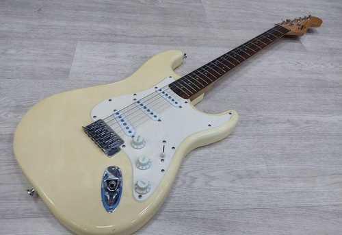 Электрогитара Fender Squier Bullet Strat Белый