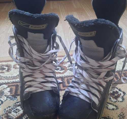 Хоккейные коньки bauer