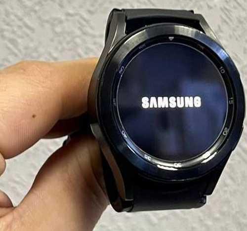 Умные часы Samsung Galaxy Watch 4 Classic