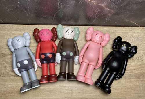 Фигурка Kaws