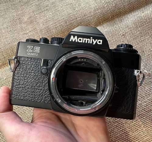 Mamiya ZE Quartz
