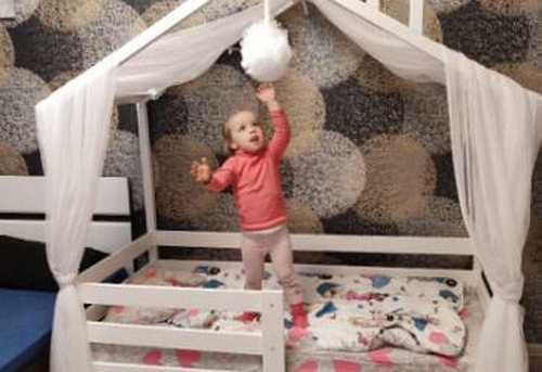 Необычная детская кровать в виде теремка
