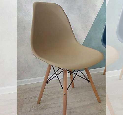 Стул Eames бежевый