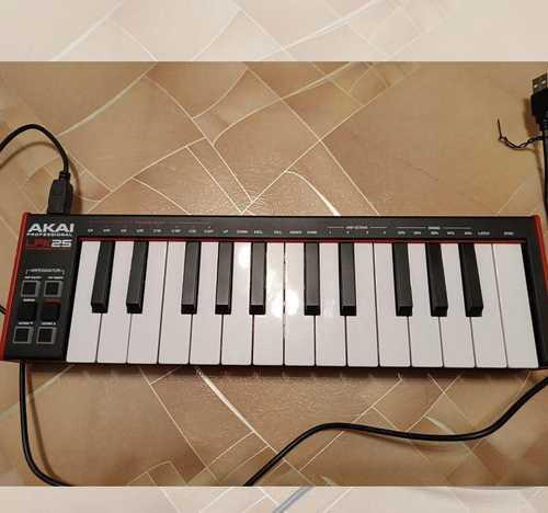 Akai PRO LPK25MK2 миди-клавиатура