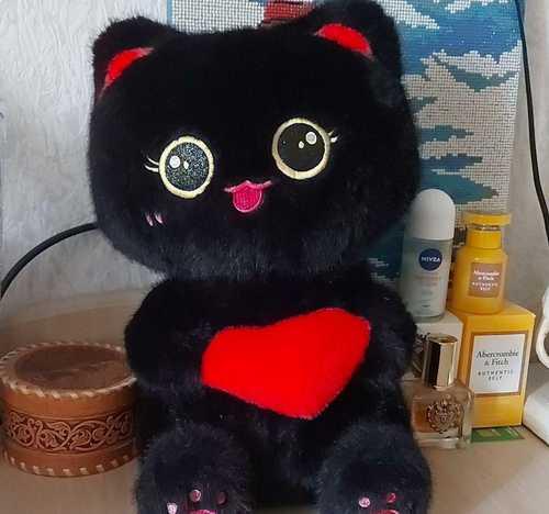 Плюшевая кошечка