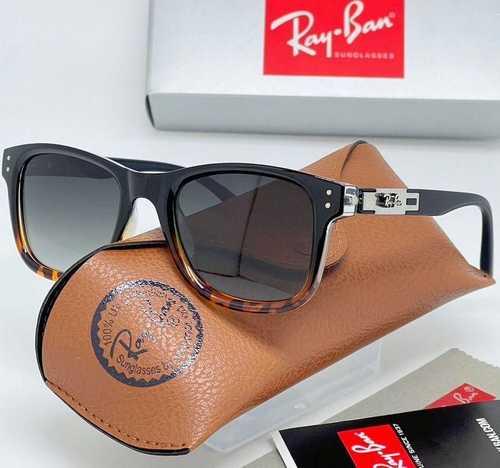 Солнцезащитные очки Ray Ban