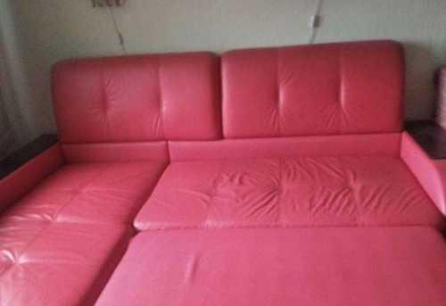 Продаю кожаный диван "Ливерпуль"