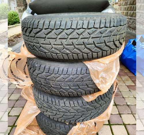 Kormoran Snow 205/55 R16 94H