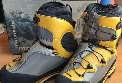 Ботинки La Sportiva Spantik45 размер