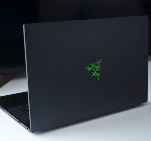 Razer Blade 18/17/16/15/14 Ноутбук все модели