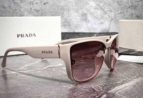 Очки Prada солнцезащитные