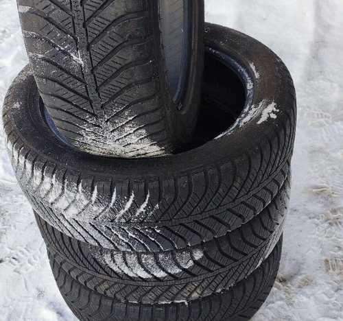 Goodyear Vector 4Seasons 205/55 R17