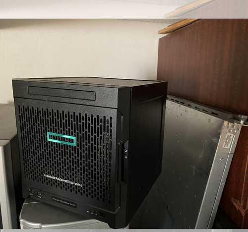 Продам HPE MicroServer Gen10