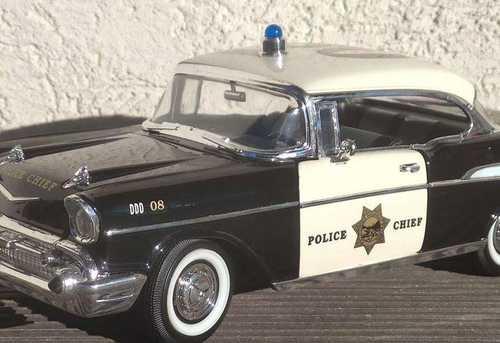 Chevrolet Bel Air Police 1957 1:18 Road Legends