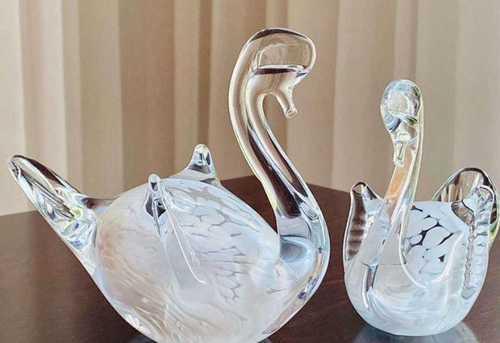 Пара лебедей из стекла от Studio Lasi
