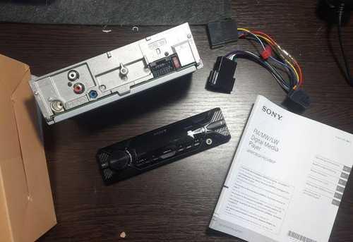 Магнитола Sony DSX-A212UI