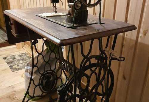Антикварная ножная швейная машинка со столом pfaff
