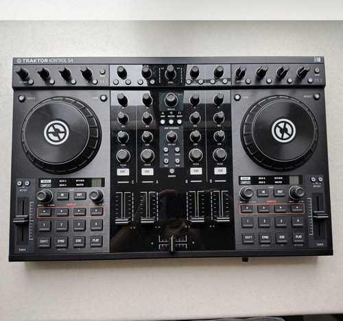 Dj контролер Native Instruments Tractor Kontrol s4