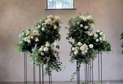Стойки с цветами на свадьбу