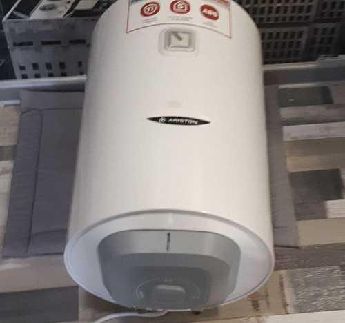 Водонагреватель ariston 30л
