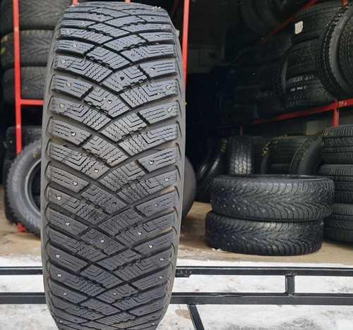 Goodyear Ultra Grip Ice Arctic 2 215/65 R16