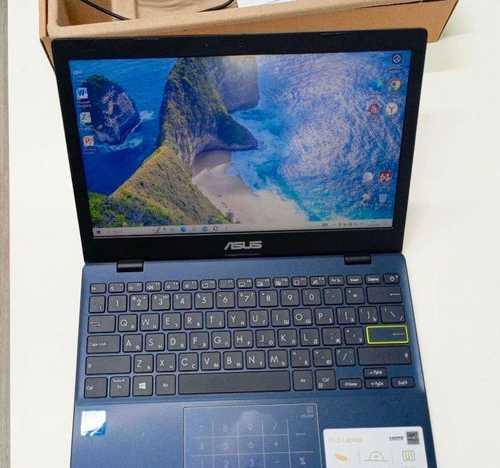 Ноутбук asus Laptop E210M